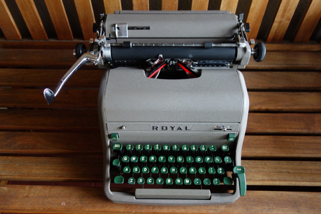 Royal HH – myoldtypewriter